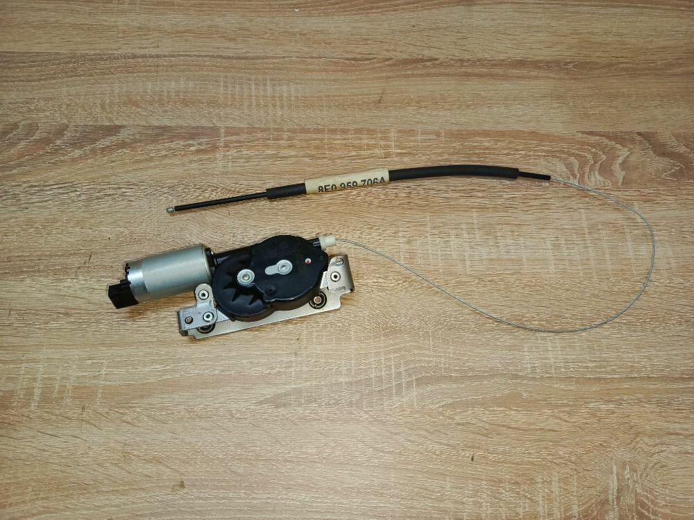 Моторчик регулировки сиденья для VW Touareg 1 8E0959706A