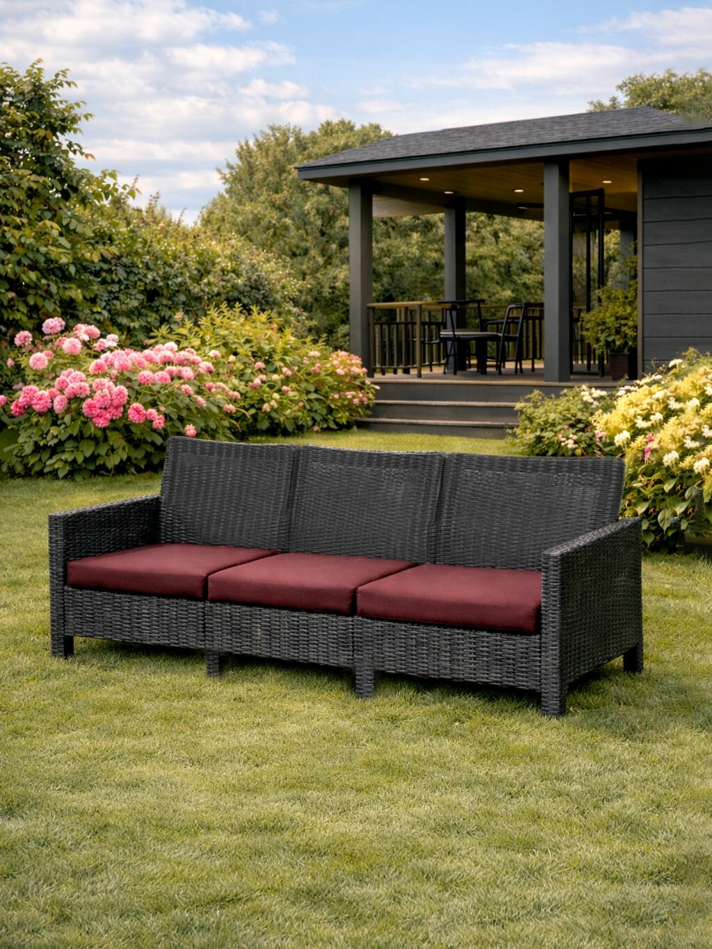 Диван трехместный садовый, под ротанг, с коричневой подушкой, темно-серый