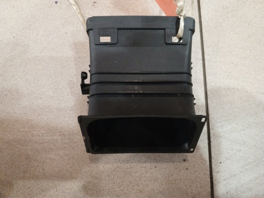 Дефлектор воздушный центральный левый от Ford Mondeo 3 2000-2007