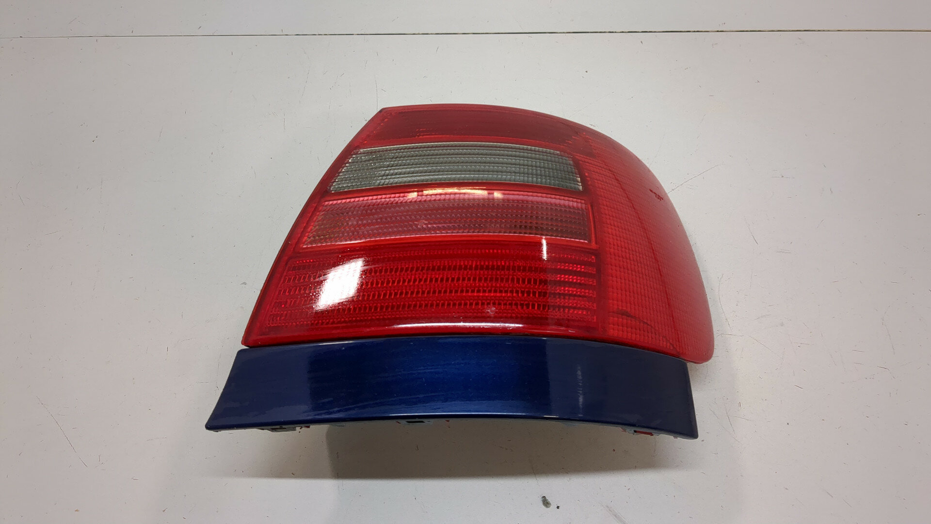 Фонарь (задний) правый Audi A4 (B5) Б/У