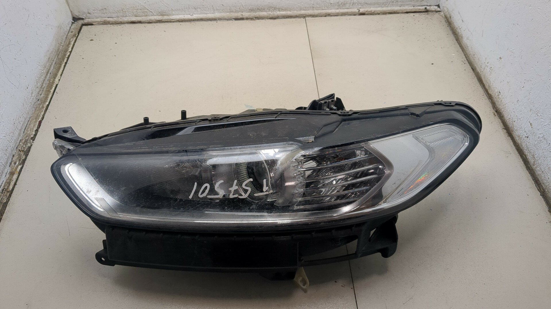 Фара (передняя) левая Ford Mondeo 5 Б/У