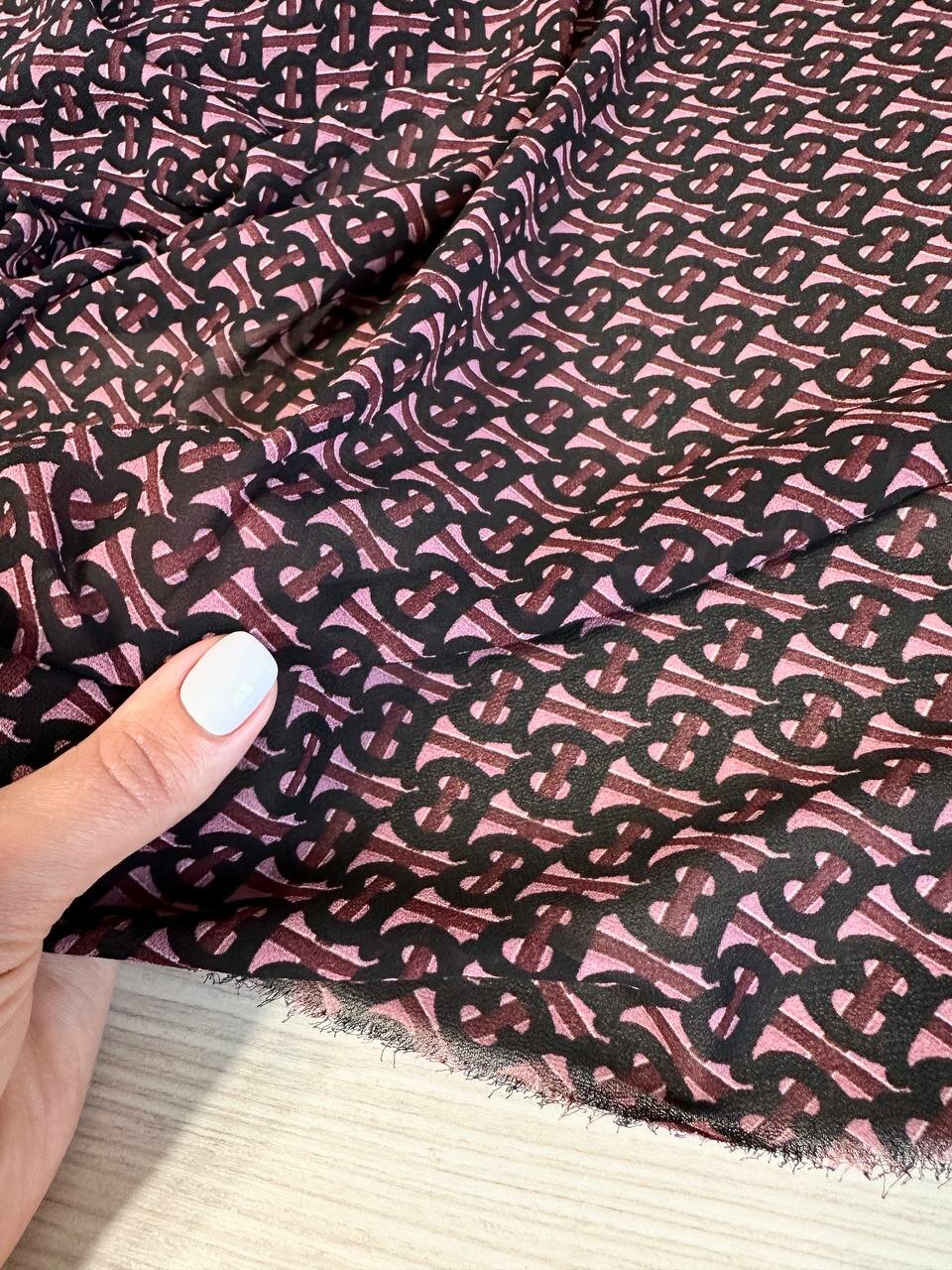 1м Шифон ткань для шитья. Черно-бордовая абстракция. Ширина 150 см. Плотность 100