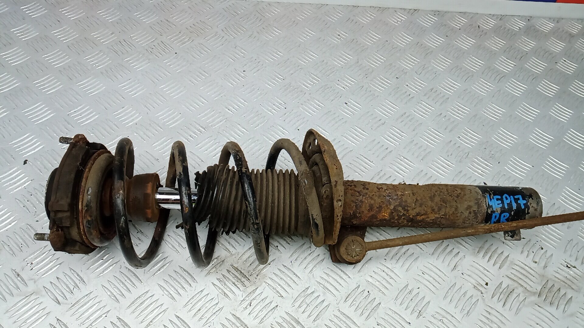 Стойка передняя правая VOLKSWAGEN PASSAT B6, Номер 3C0413031AT, 3C0411105B, 1K0412331B