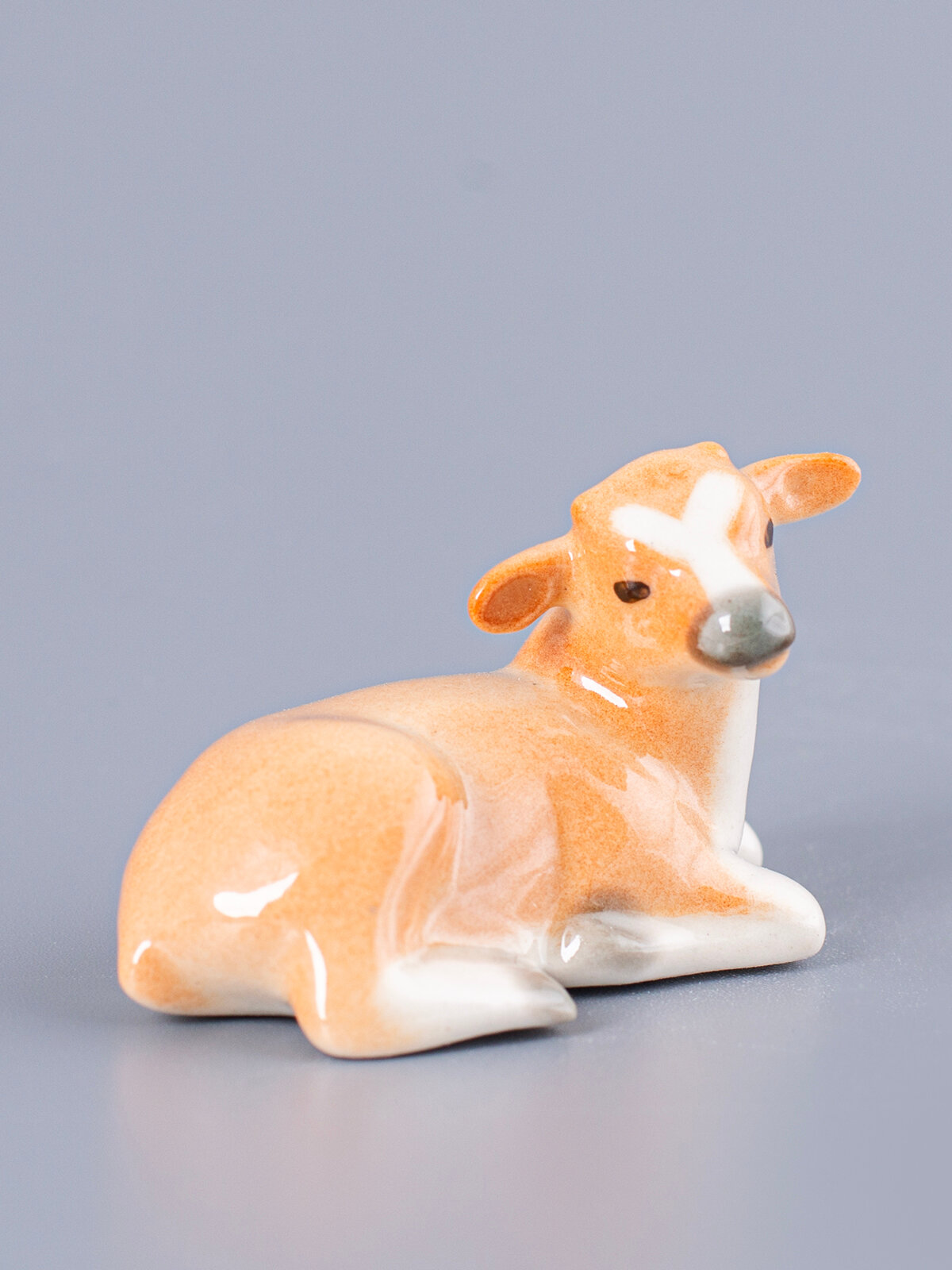 Фарфоровая статуэтка "Бычок-малыш" Рыжий, Императорский фарфоровый завод