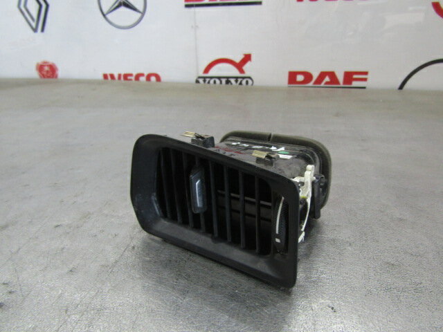 Дефлектор воздушный панели приборов Scania 6-series