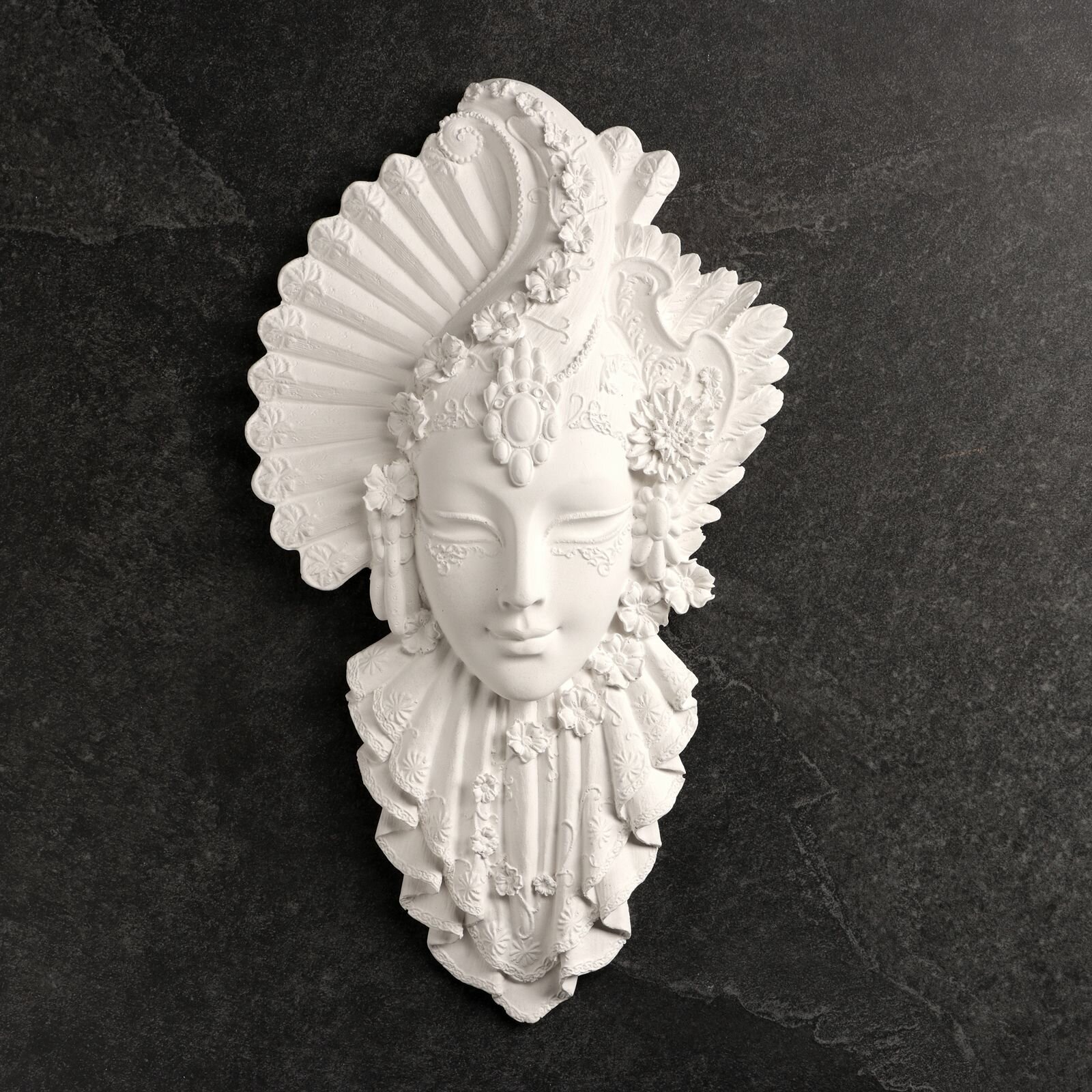 Венецианская маска Девушка , панно под роспись, гипс, 30 см