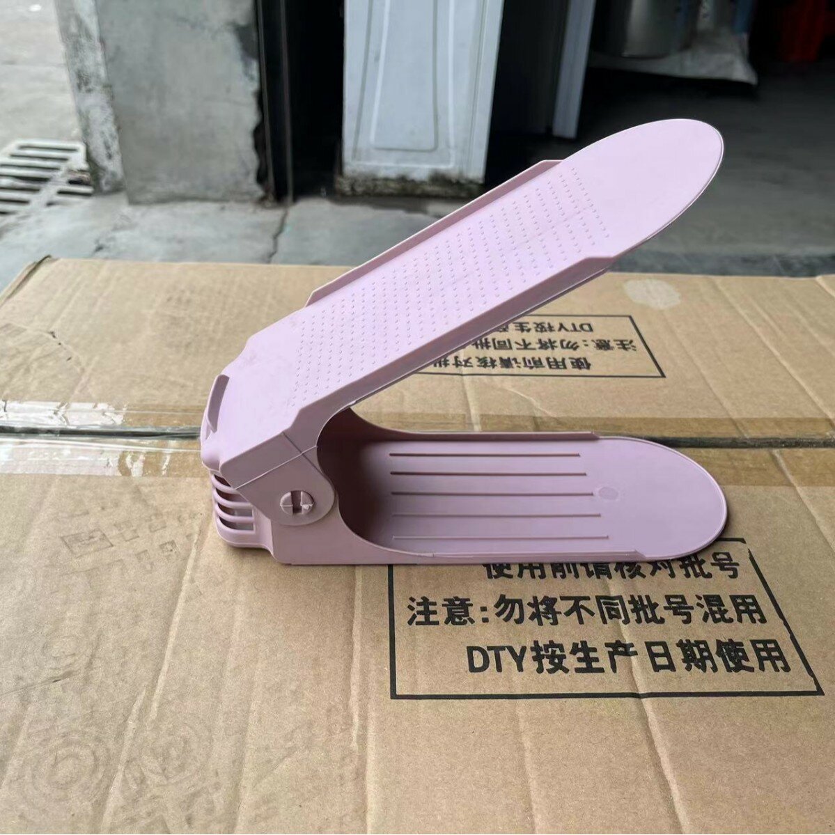 Креативная двойная стойка для обуви регулируемое сгущаемое держатель обуви для хранения.