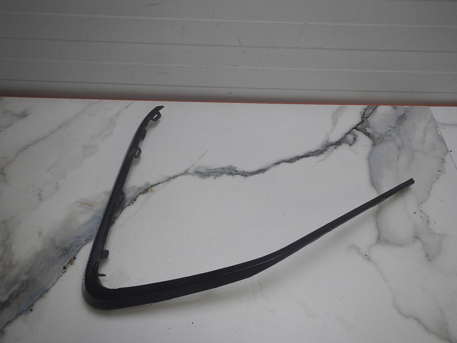 Б/У Накладка на решетку радиатора, Changan (Чанган)-CS75 PLUS (19-) CHANGAN CS75 Plus (19-) правая Царапины. 624448 Chang...