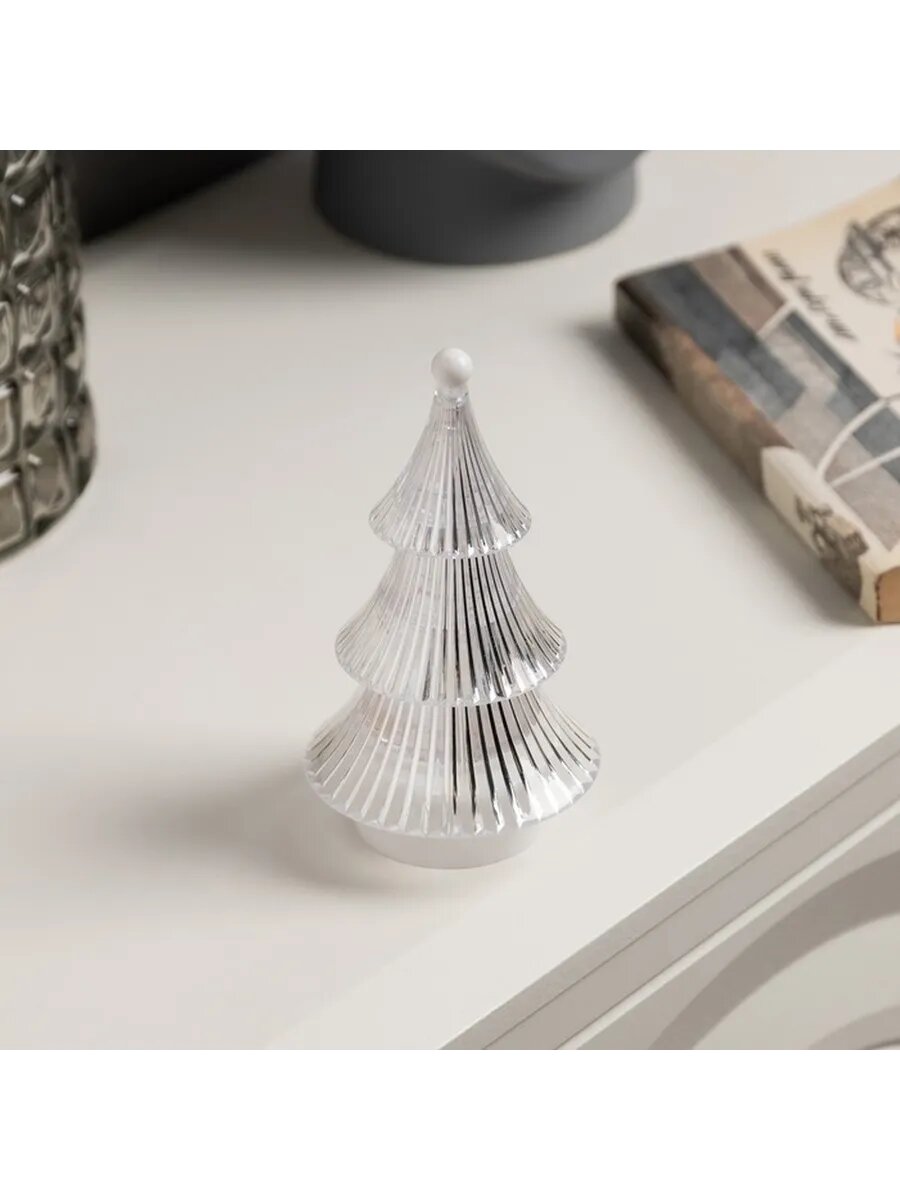 Световая елочка в стиле новогоднего барокко