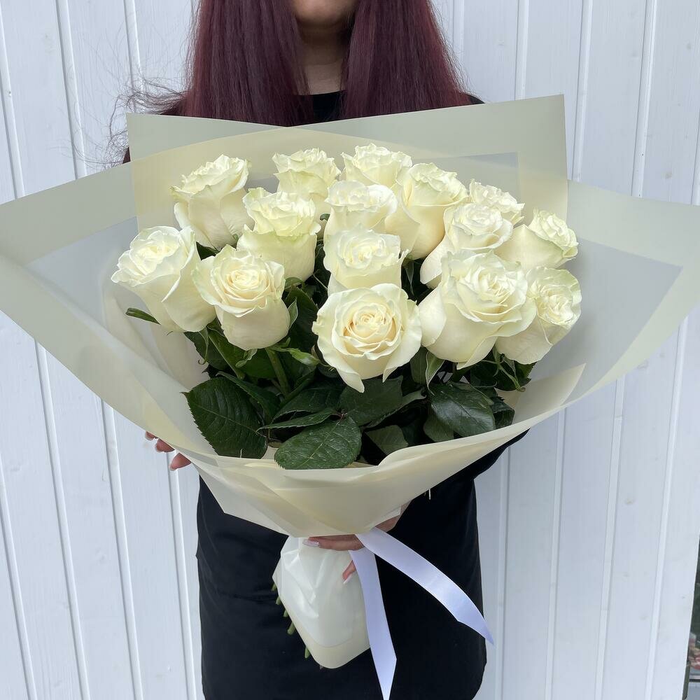 Живые цветы Монобукет , розы Эквадор, 60 см, 15 штук от KATTY GARDEN в стильной упаковке, записка В подарок