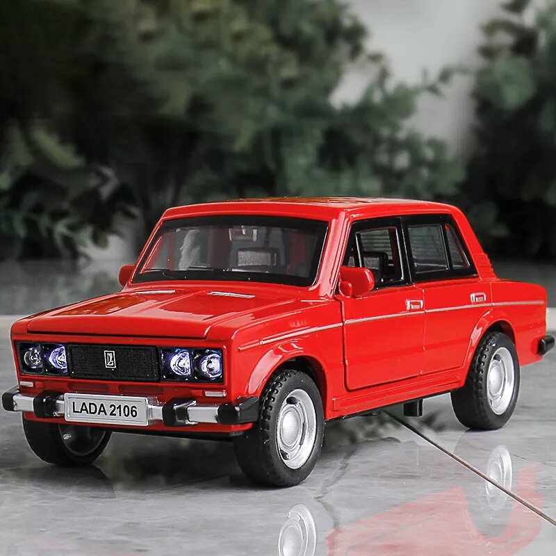 Миниатюрная модель автомобиля из литого металла Лада 2106 модель автомобиля Игрушки 1:32 Lada 2106, со светом и звуками