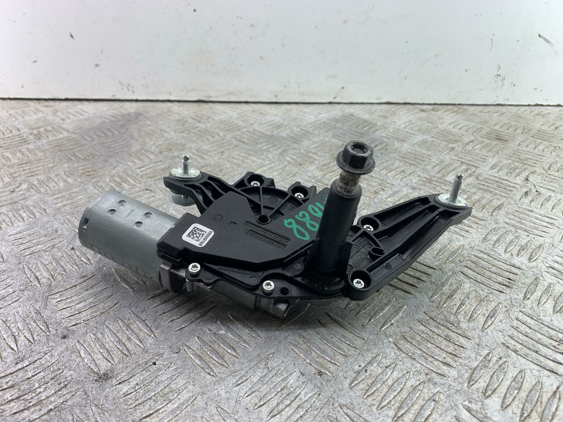 Моторчик заднего стеклоочистителя (дворника) Kia Venga рест. 2018 W000024785