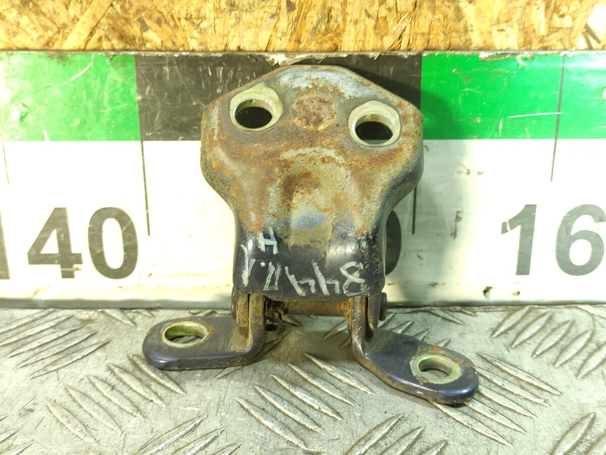 Петля двери передней левой нижняя KIA Spectra 2001-2011 0K2A159240A