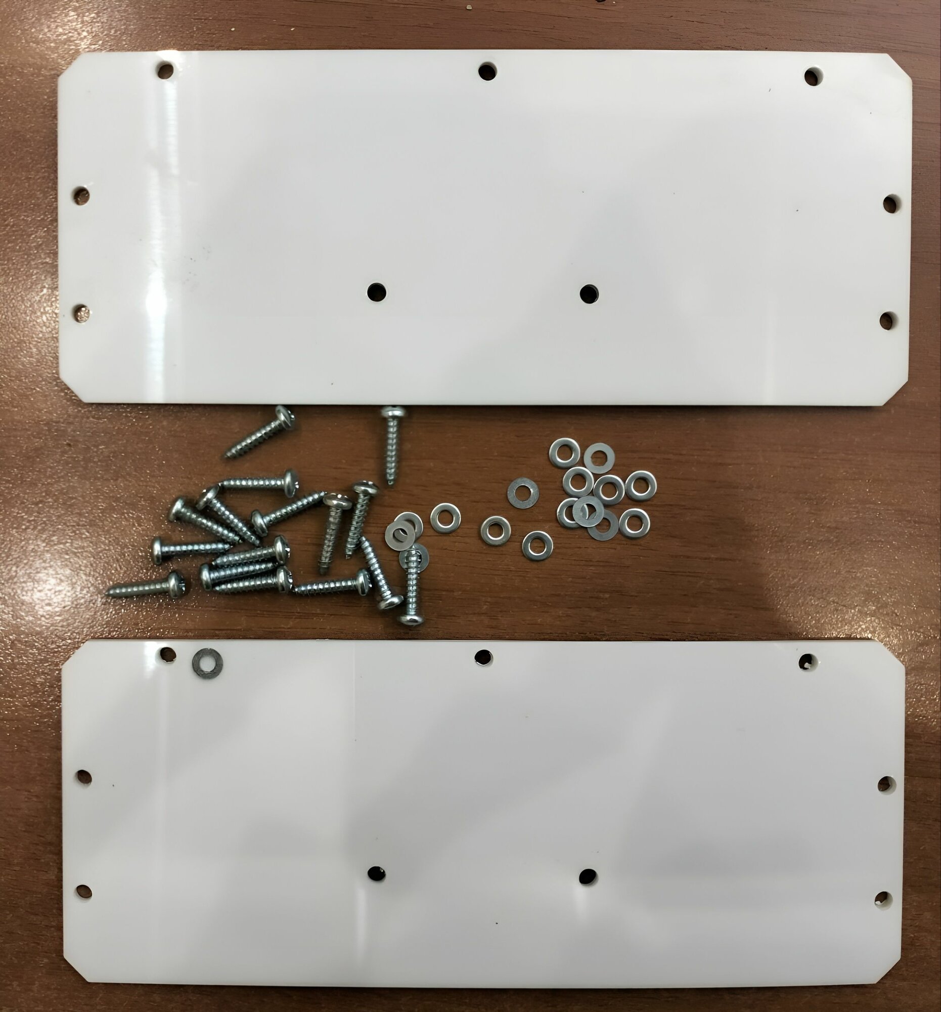 Торцевая крышка для профиля с крепежом - 2 шт, пластик, белая