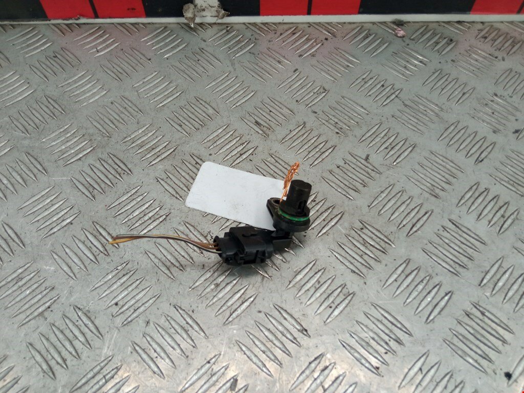 Датчик распредвала Opel Astra H 55352609 арт. 1936371