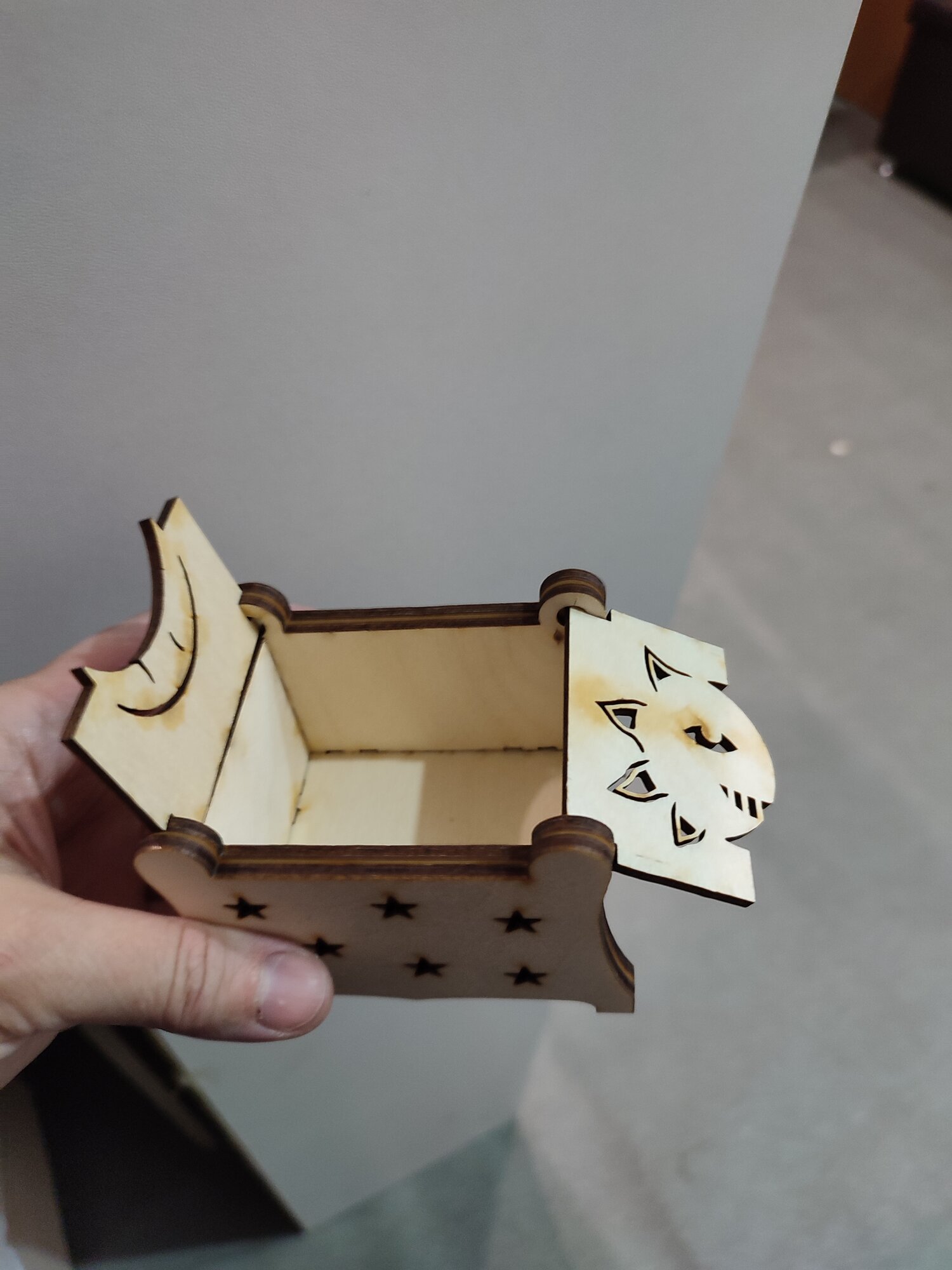 Шкатулка деревянная Новогодняя распашная. Цвет: натуральный. Новогоднее украшение из фанеры.