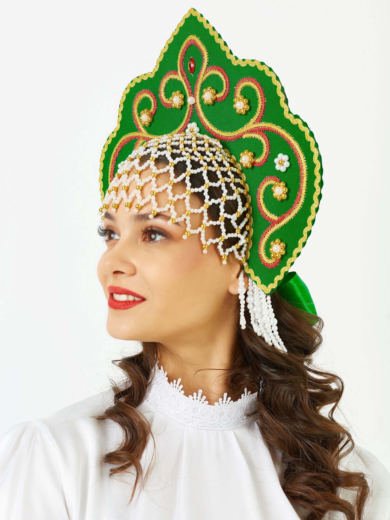 Кокошник русский народный с бусинами зеленый