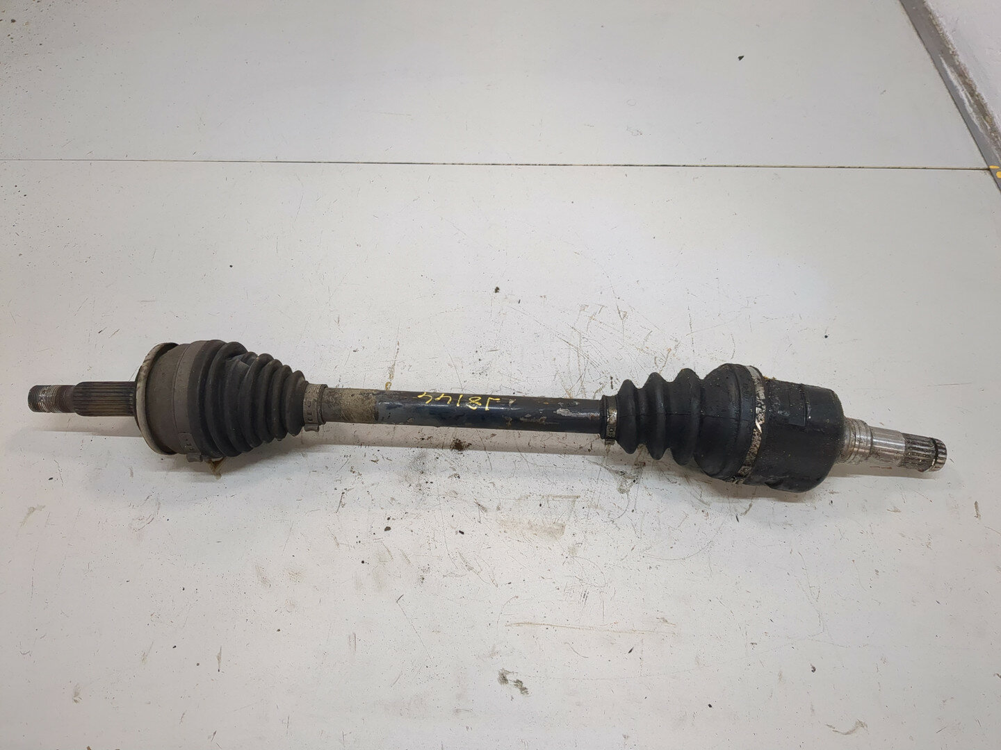 Полуось (вал, шрус) левая передняя Toyota Corolla E15 Б/У
