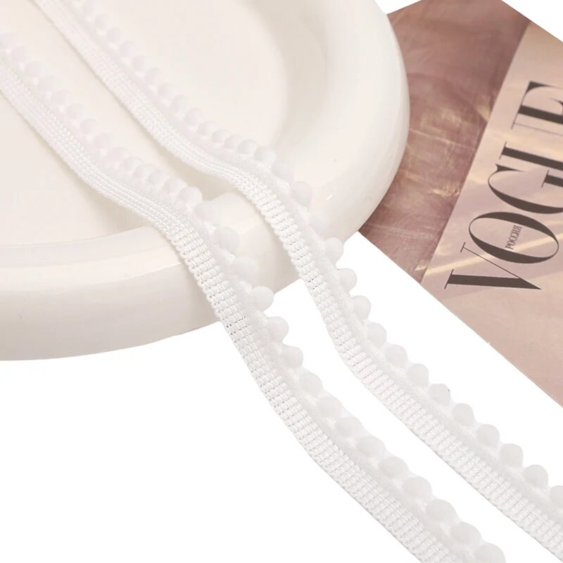 Кружевная лента с помпонами, White, 5 метров