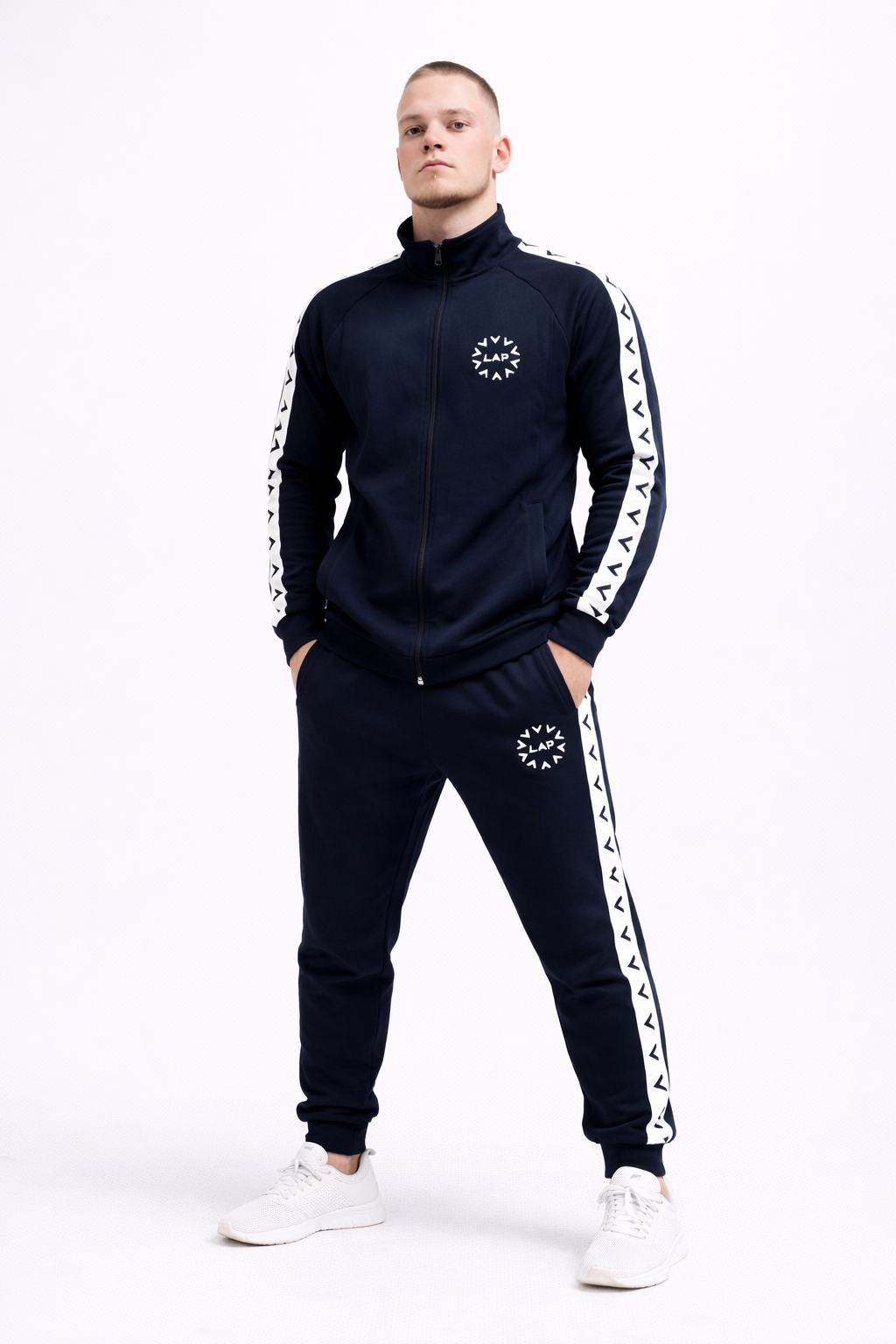 Костюм спортивный