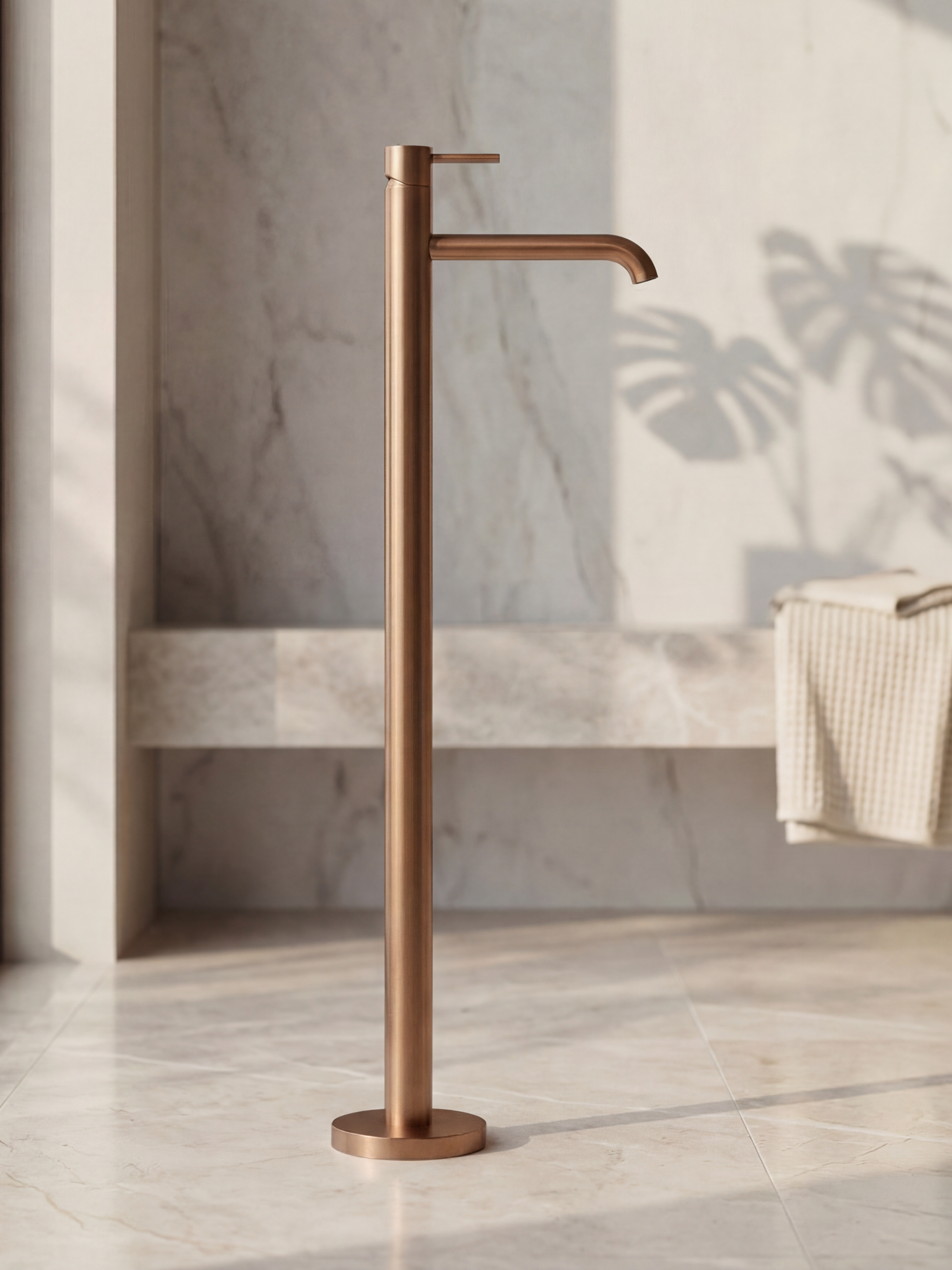 Смеситель для раковины в ванную напольный высокий AltroBagno, матовая медь
