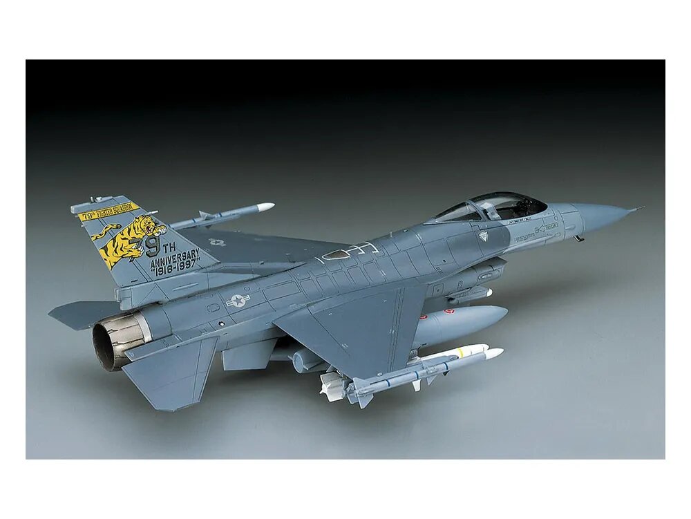 Сборная модель самолета Hasegawa F-16CJ (BLOCK 50) FIGHTING FALCON 1:72 — фото 1