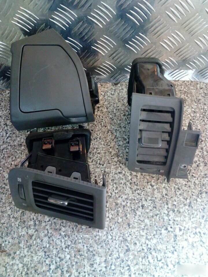 Подстаканник Ниссан Икс Трейл (T31) 2007-2014 68761JG40A