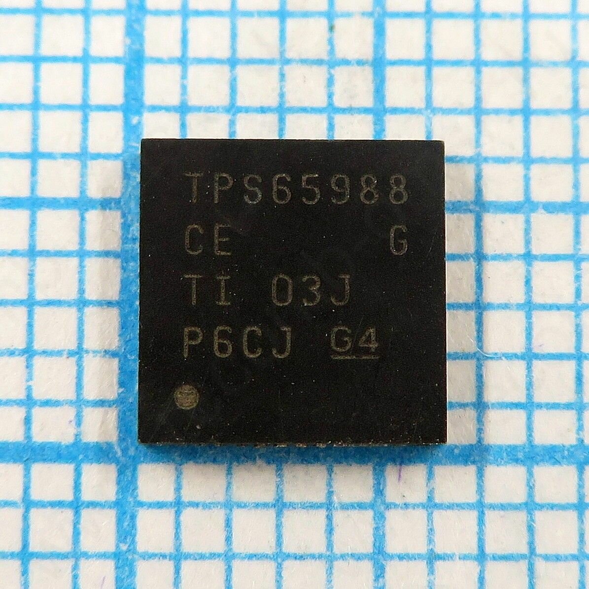 TPS65988CERJTR TPS65988 - Двухпортовый контроллер USB Type-C и USB PD со встроенными переключателями питания