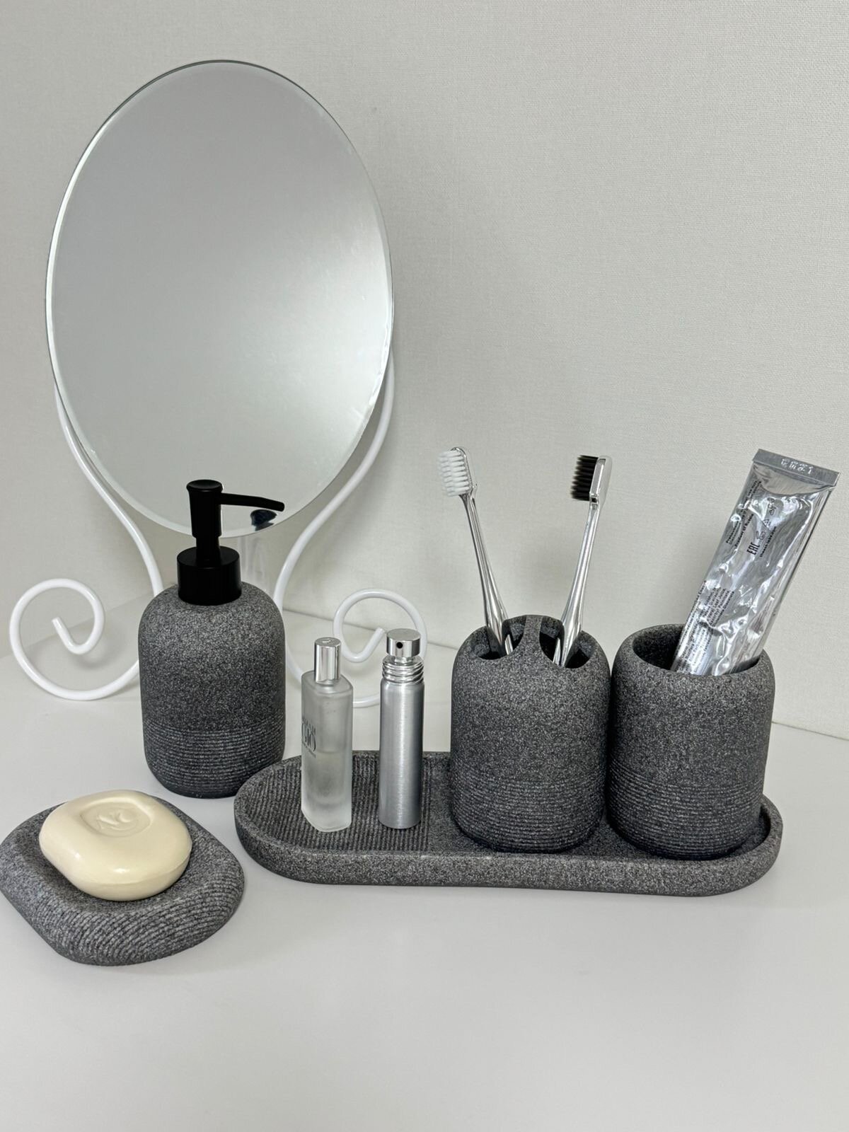 Набор аксессуаров для ванной комнаты 5 предметов, серый с черным