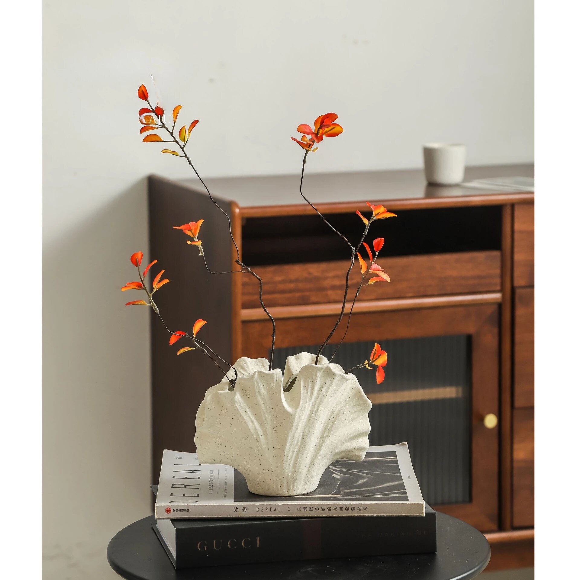 Керамическая ваза в скандинавском стиле, Red Maple Leaf