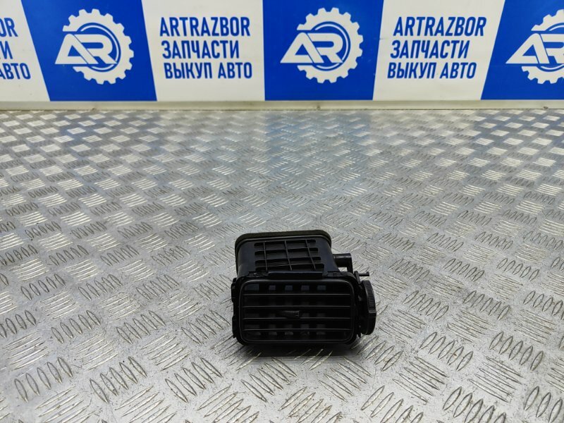 Б/У Дефлектор воздушный правый Mitsubishi Lancer 9 CS / Мицубиши Лансер 9 CS 1.6 4G18 98 Л.С 2006