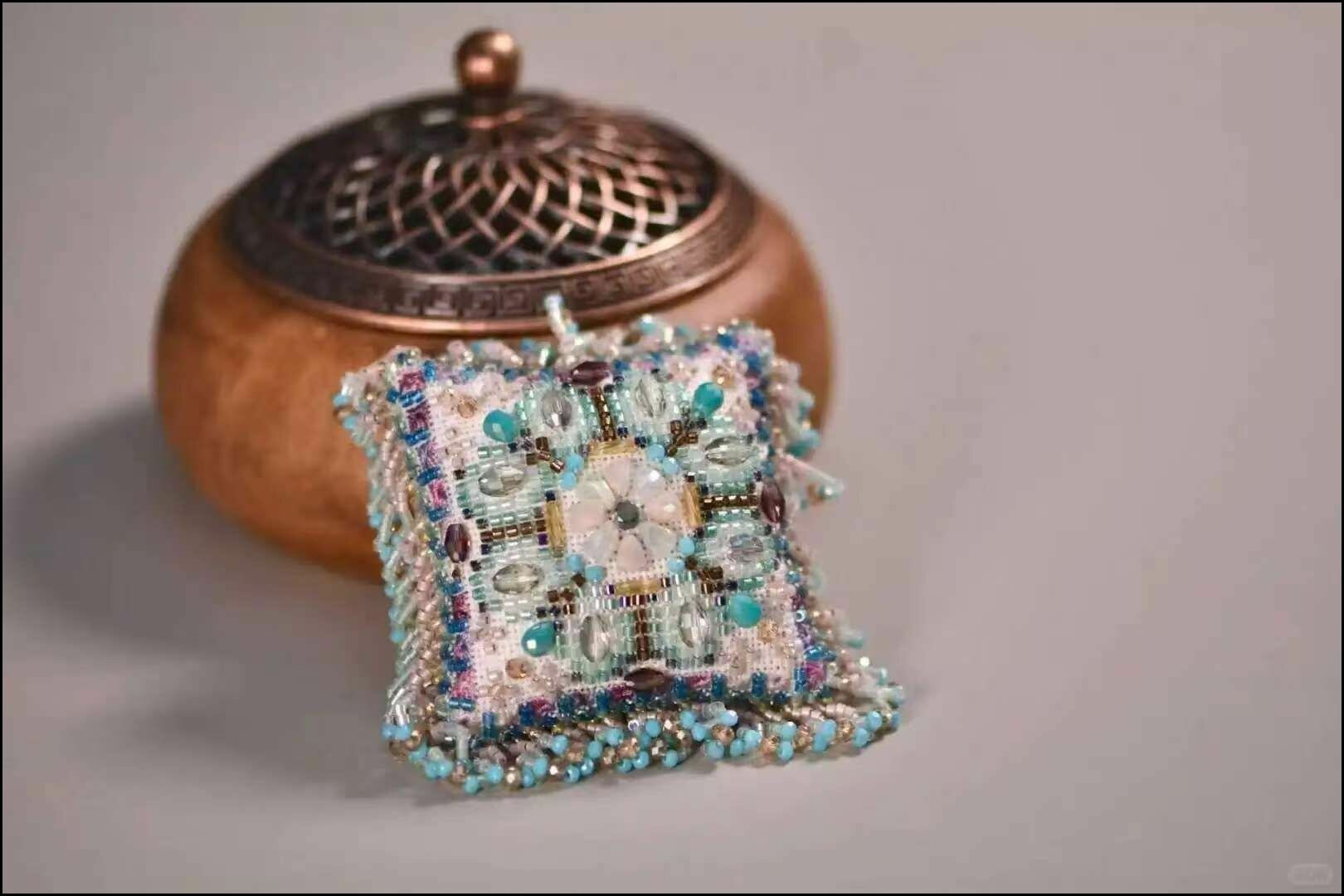 I-make Цветок с голубым сердцем мини-набор для игольницы