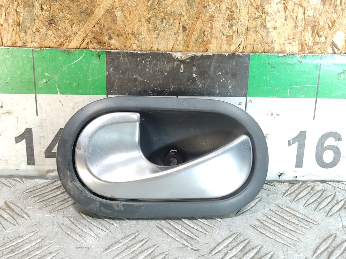 Ручка двери внутренняя задняя левая RENAULT Megane 2003 2009 8200028487