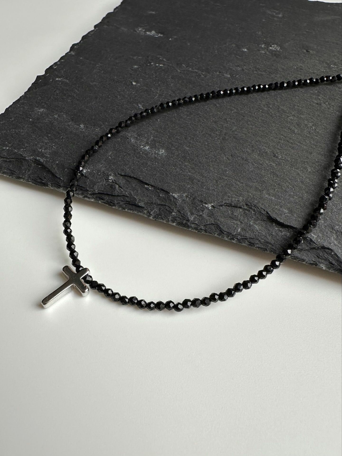 Чокер, шпинель, бисер