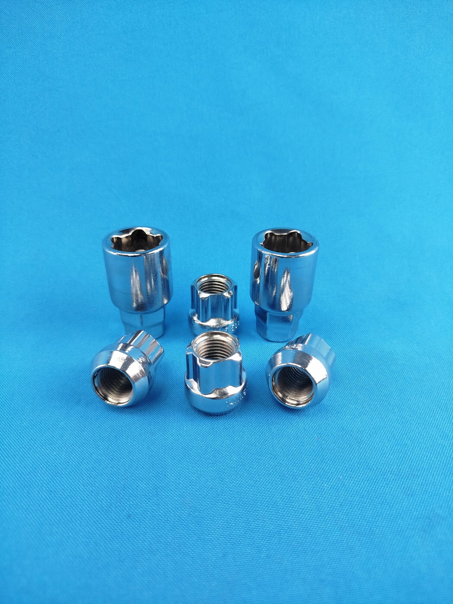 Гайки хром. открытые "HERZOG" 14x1,5x25x19мм + 2 секретных ключа (4шт)