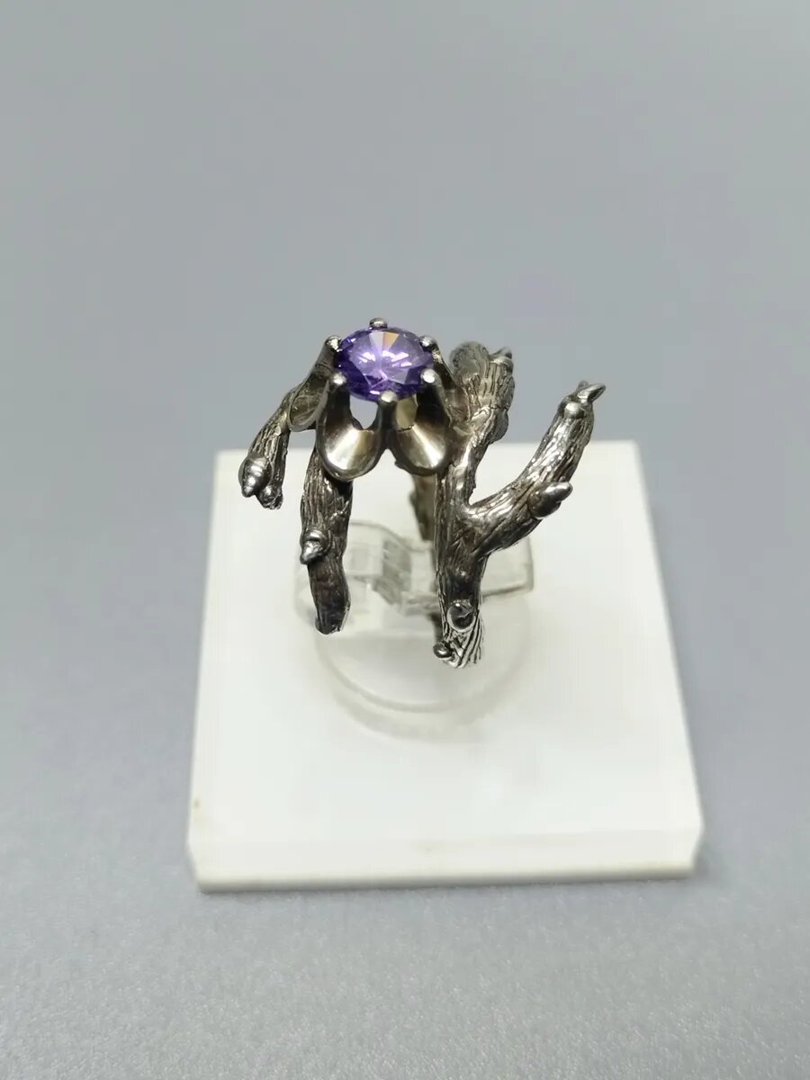 Кольцо, фианит