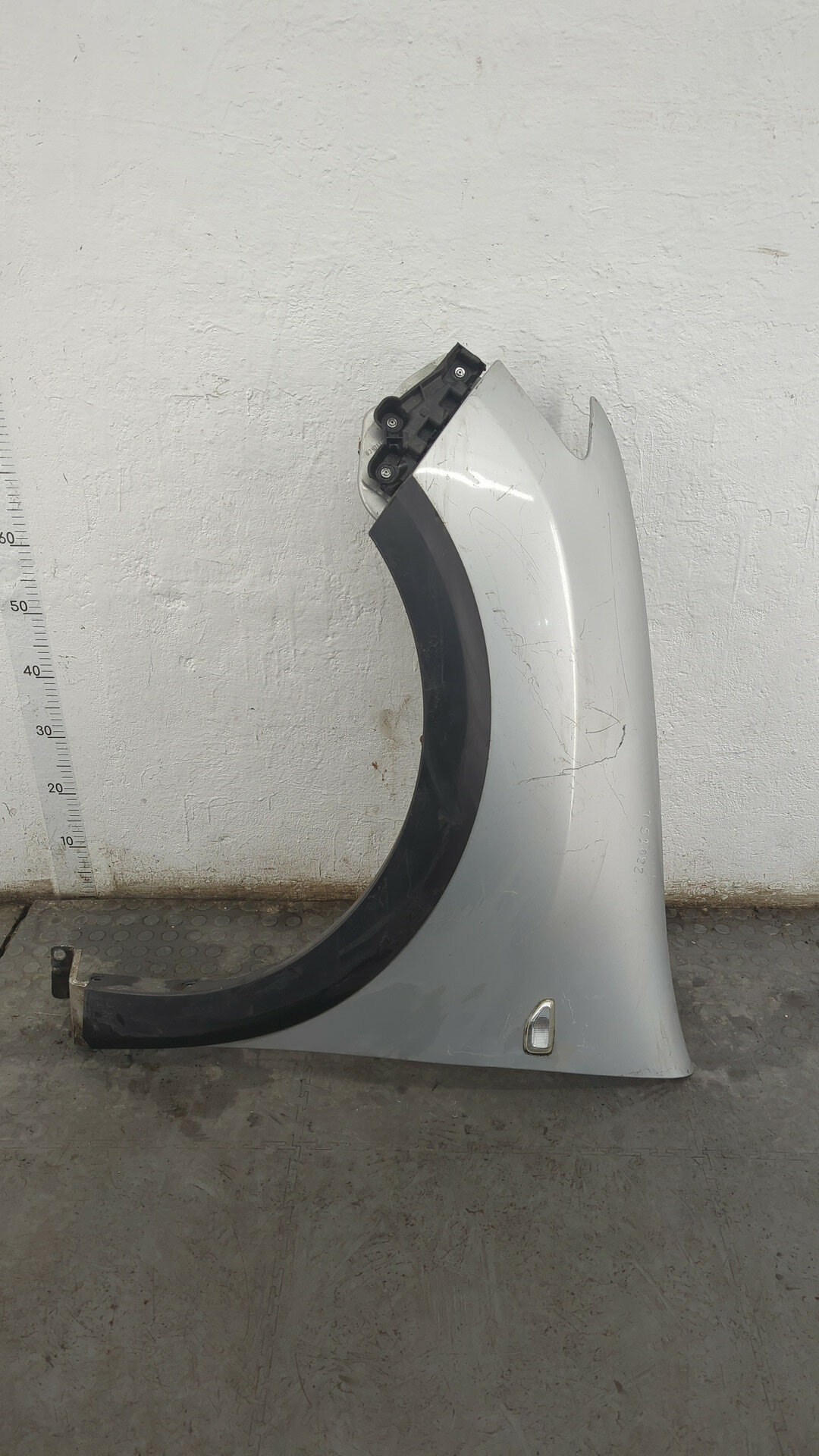 Крыло левое переднее Dacia Sandero Б/У