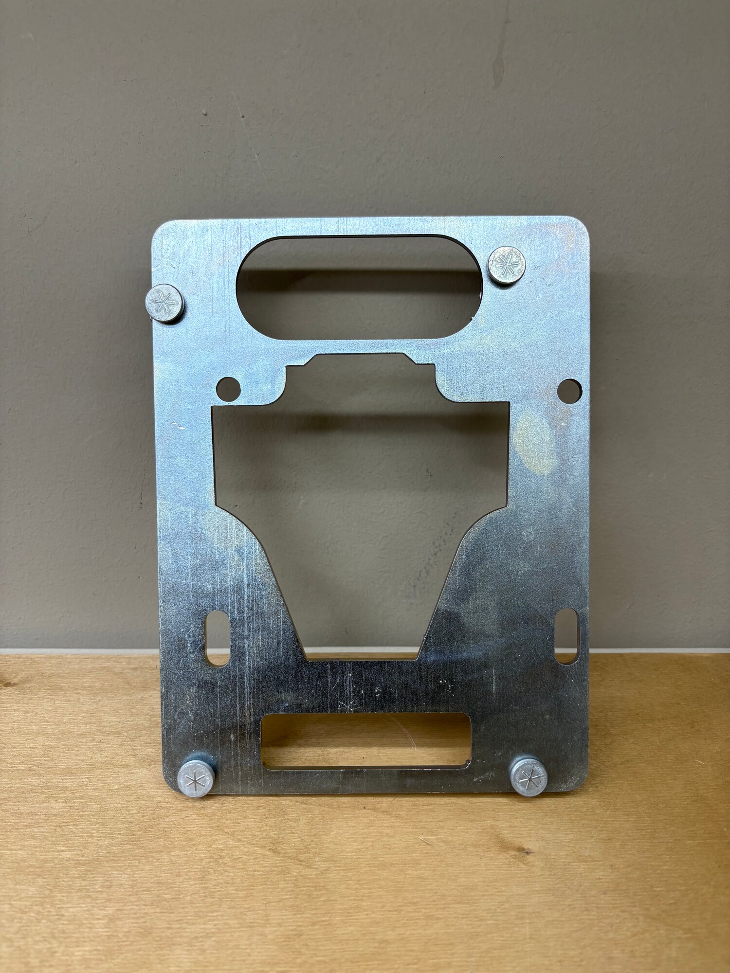 Кронштейн для установки электроусилителя руля для ВАЗ 2101-2107, Лада Нива 4х4