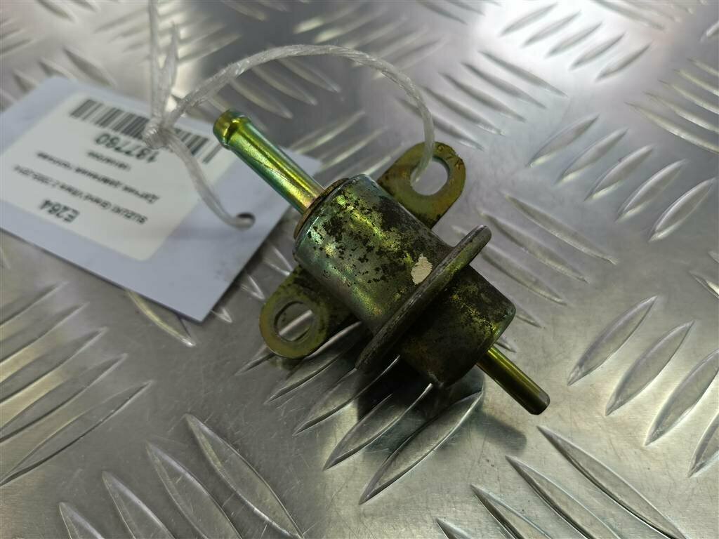 Датчик давления топлива Б/У для SUZUKI Grand Vitara II (2005—2008) 15610-67D00