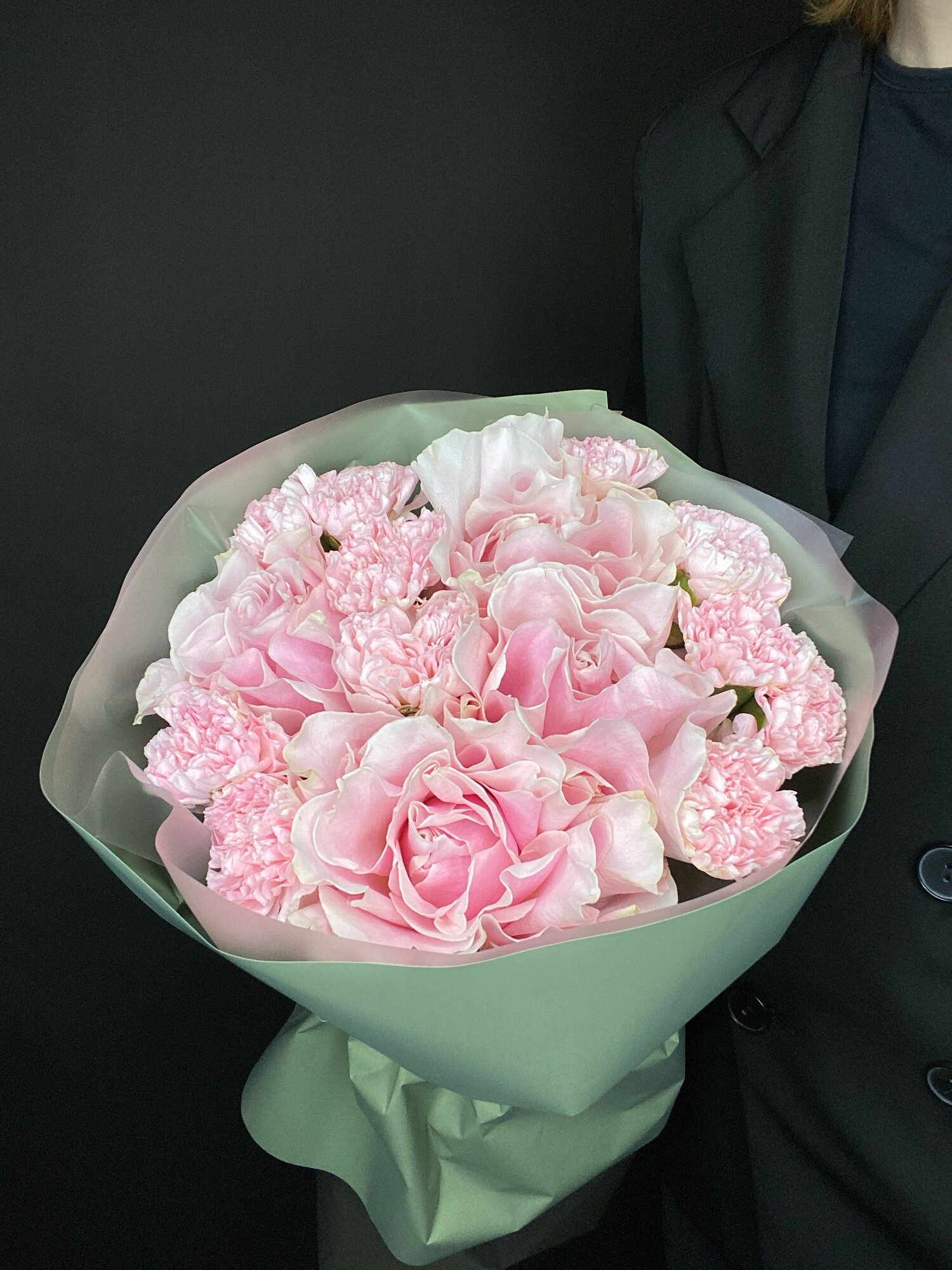 Розовый букет (диантус - 11 шт, французская роза - 4шт), высота букета 50 см