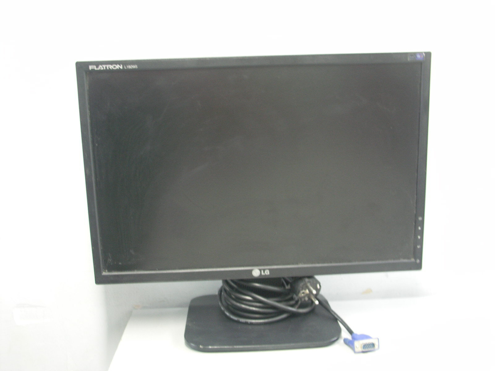 Монитор 19" LG L192WS, VGA