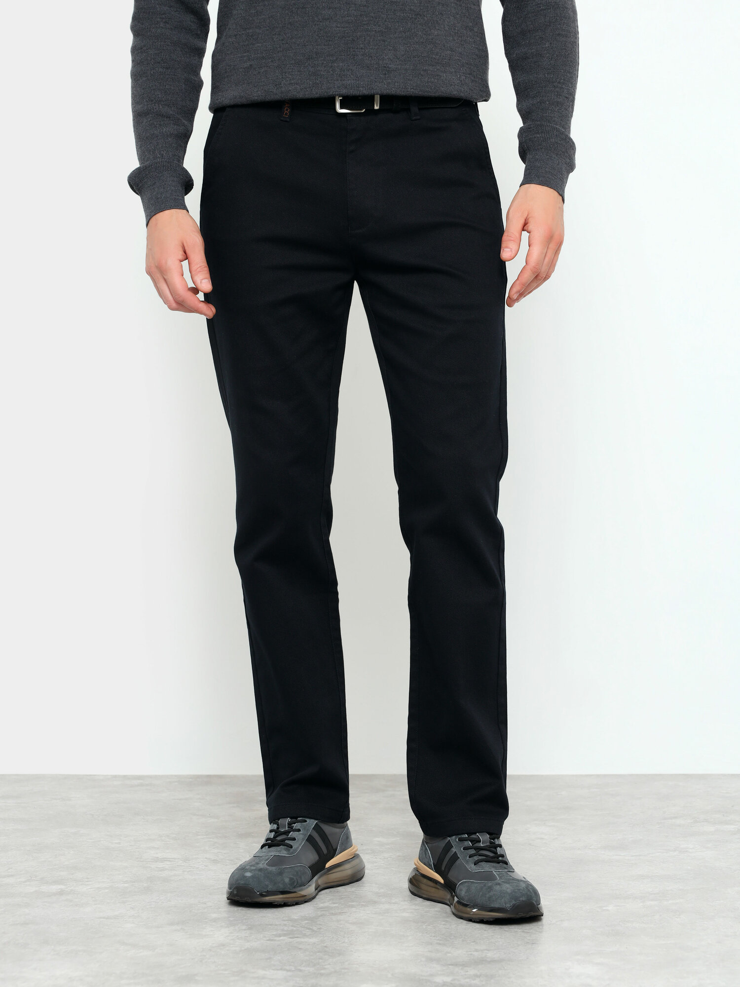 Брюки чинос