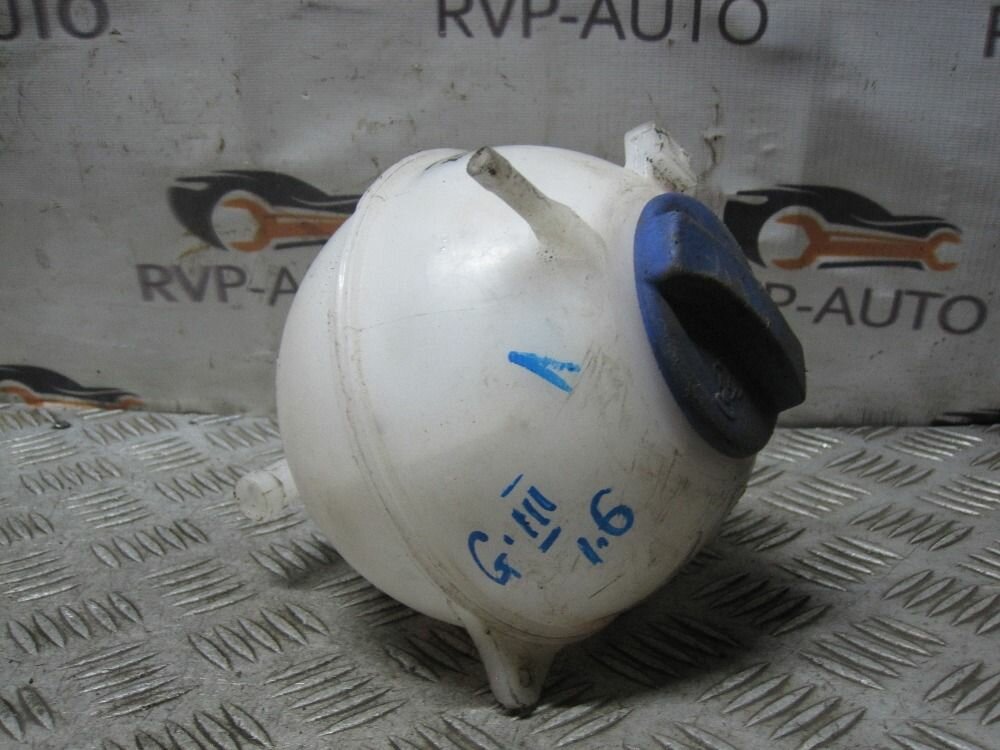 Бачок расширительный Volkswagen Golf 3 1991-1999