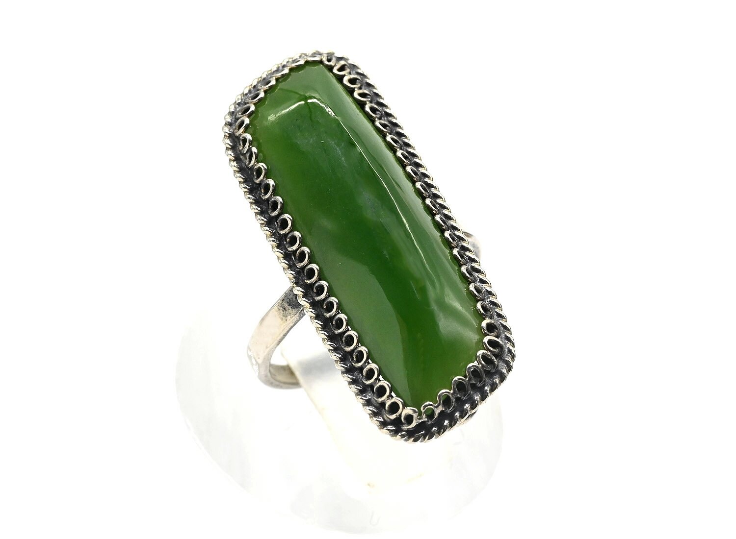 Кольцо, нефрит