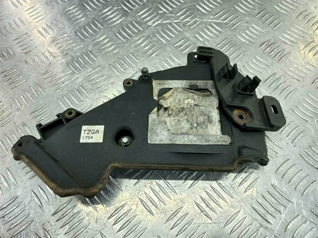 Крышка ГРМ Б/У для FORD Tourneo Connect II (2013—2018) 1870176