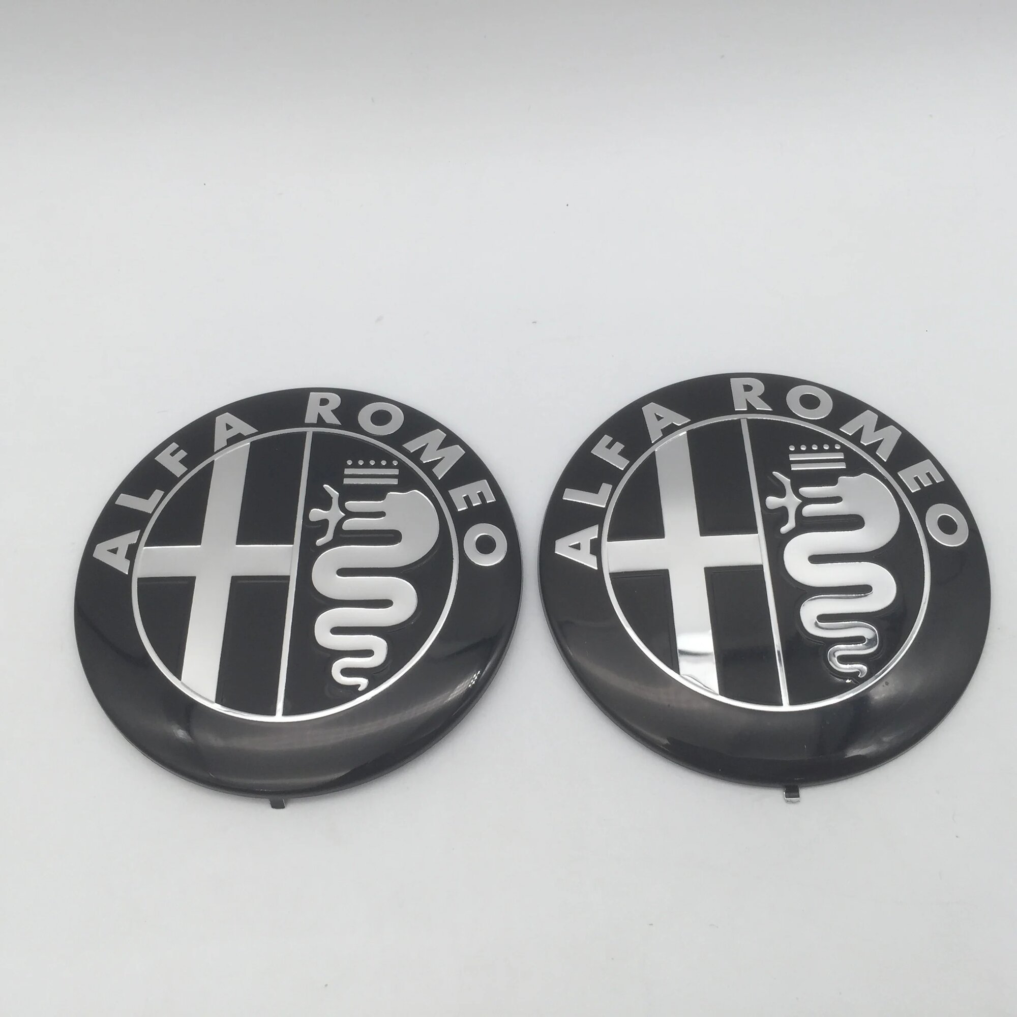 Для AlfaRomeo 147 156 159 74 мм автомобильный передний капот эмблема наклейка на решетку 2pcs black