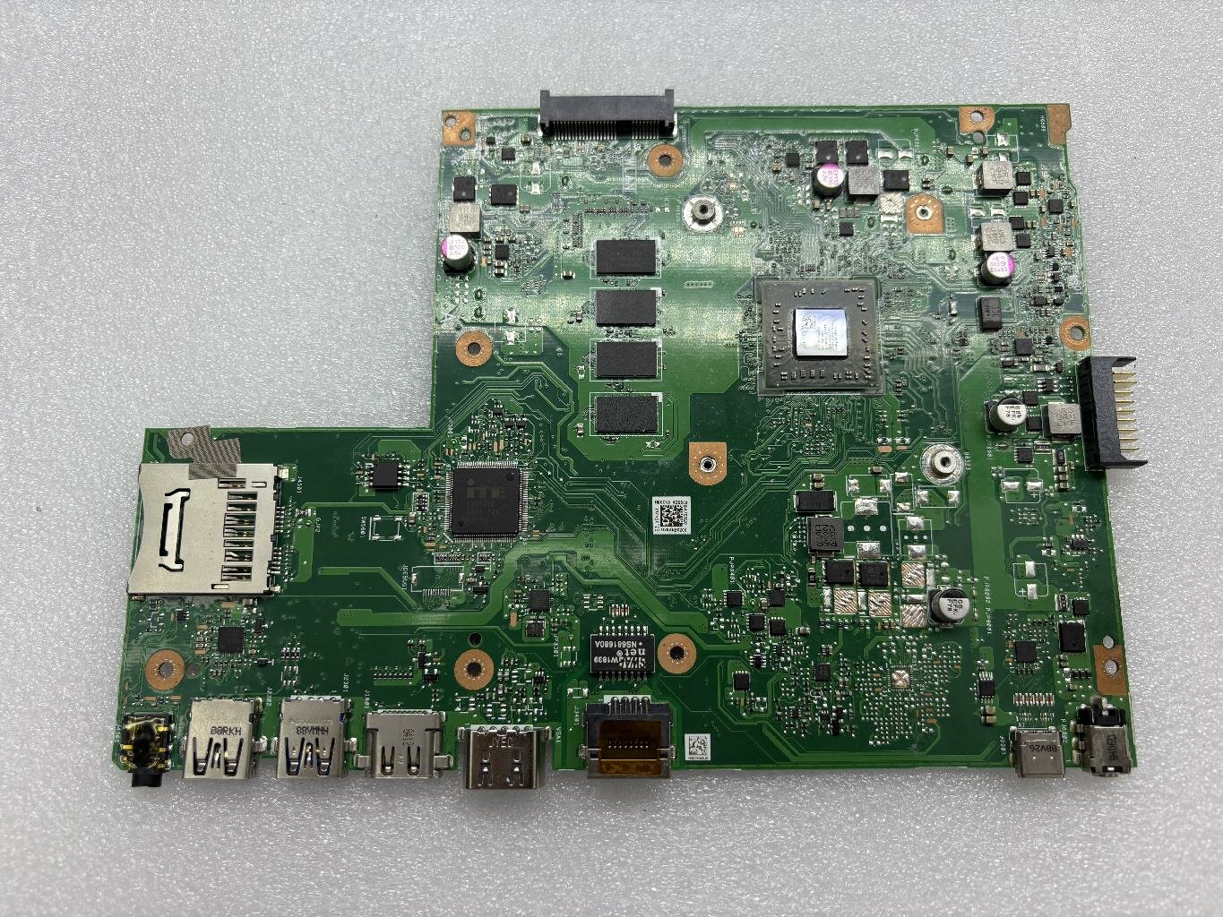 Материнская плата ASUS X540YA донор процессора E2-Series E2-6110 (040084)