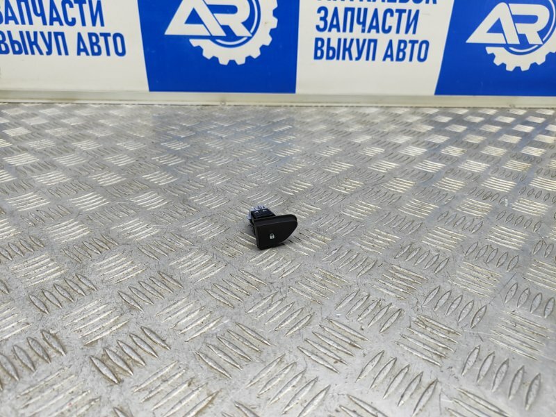 Б/У Кнопка центрального замка Renault Kaptur / Рено Каптюр 2.0 F4RE410 143 Л.С 2018