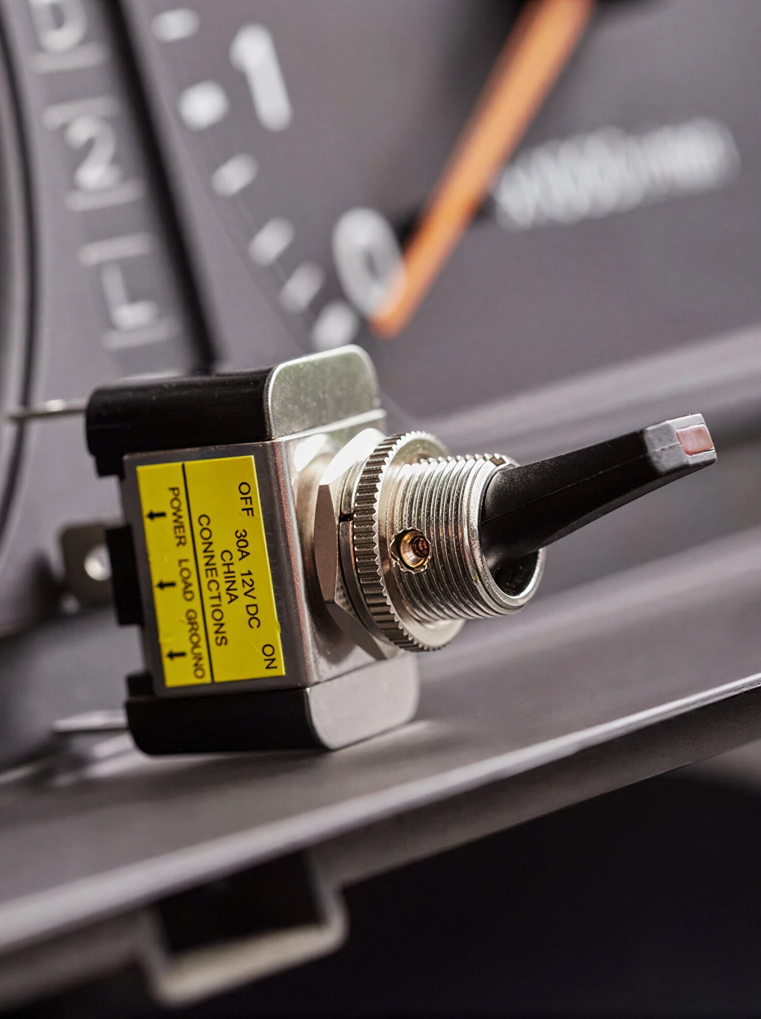 Тумблер однополюсный ON-OFF с 3 контактами и светодиодной красной подсветкой (30А, 12В) REXANT