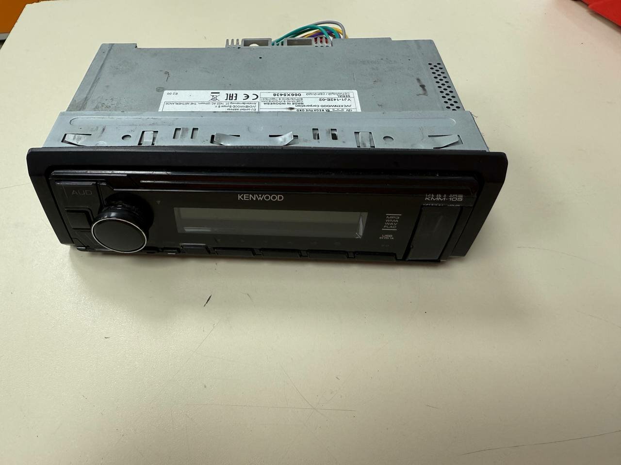 Автомобильный CD-ресивер Kenwood Автомагнитола KMM-105 1DIN 4x50Вт AUX 1 Б/У уценка